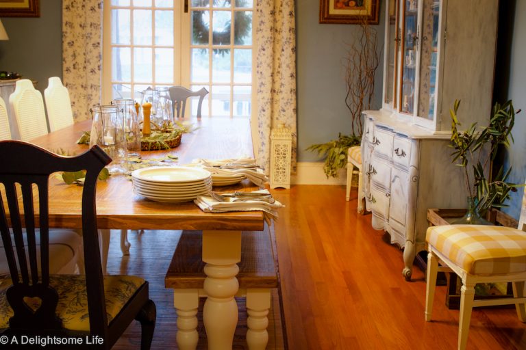 A Farmhouse Table Large Enough for the Whole Family